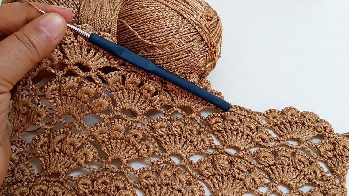 Crochet Lace Fan Pattern: A Timeless Stitch - CrochetBeja